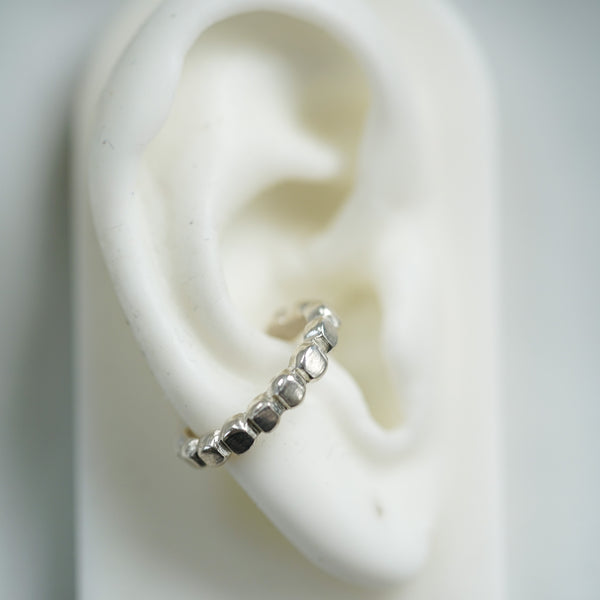 Round silver ear cuff - Ana Cavalheiro Fine Jewelry